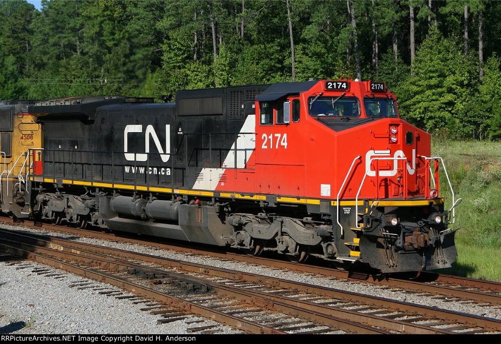 CN 2174